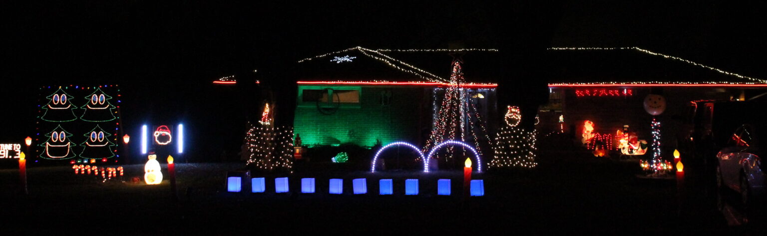 Awesome Christmas Lights in Naperville IL in 2026