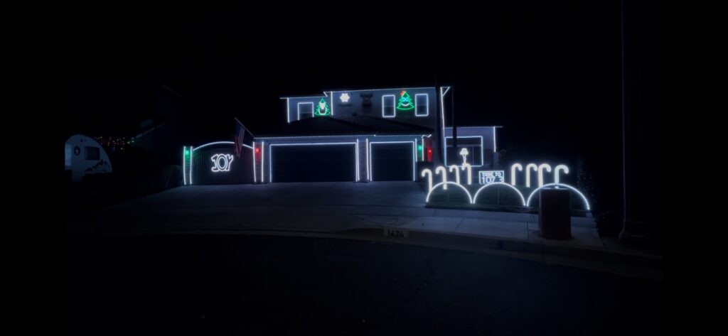 Cherrywood Circle Light Show - Corona Christmas Lights